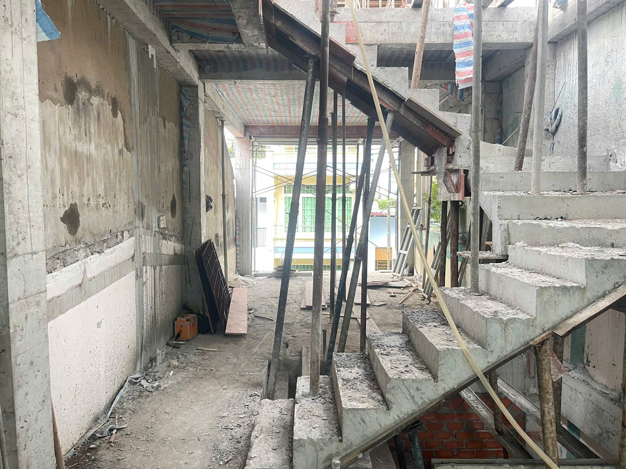 Ưu Điểm Của Việc Đổ Bê Tông Bản Thang Và Bậc Thang